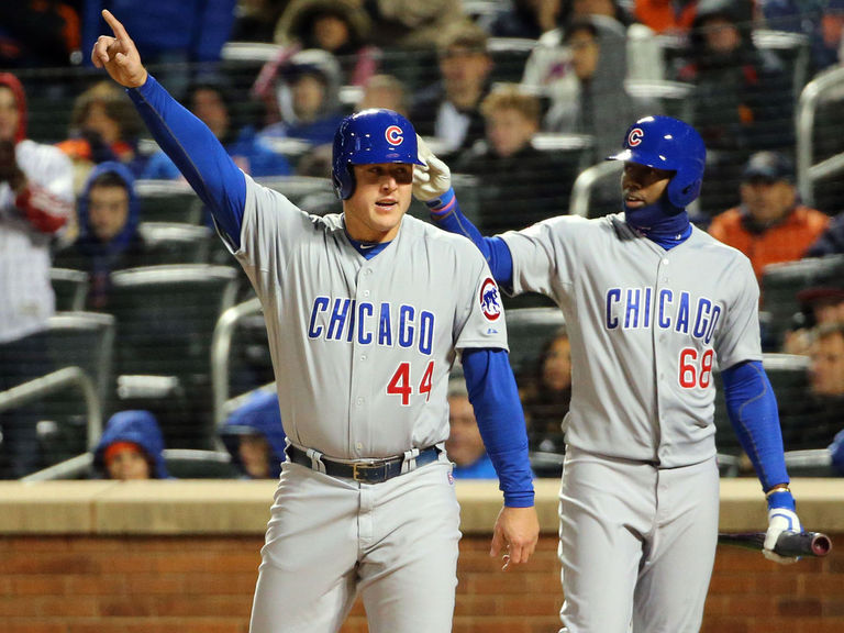 VIDEO: Cubs' Rizzo tries his hand at singing country | theScore.com