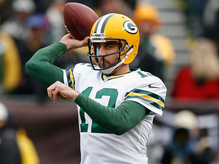 VIDEO: Redskins maul Aaron Rodgers for early safety | theScore.com