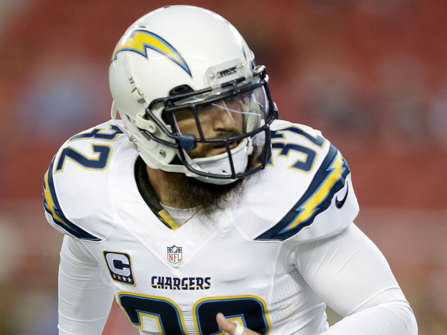 Chargers' Weddle, Verrett exit vs. Raiders with injuries