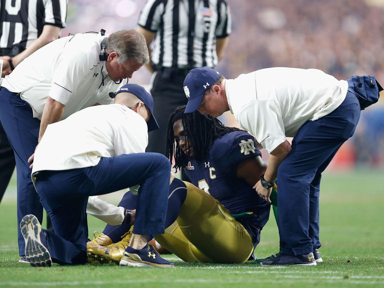 Notre Dame's Jaylon Smith suffers 'significant knee injury' in loss to ...