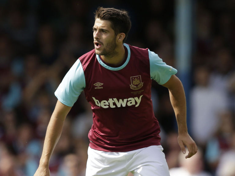 West Ham full-back Stephen Hendrie joins Southend United on 1-month ...