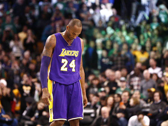 Kobe leaves game vs. Jazz with Achilles injury, refuses to