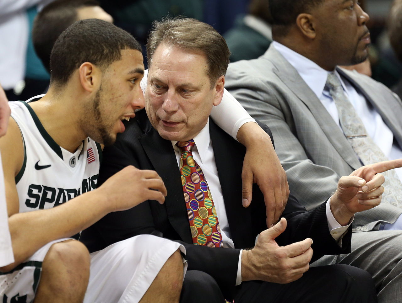 National Hug Day: Embracing love in college basketball | theScore.com