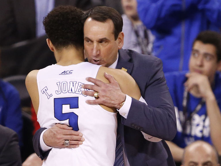 National Hug Day: Embracing love in college basketball | theScore.com