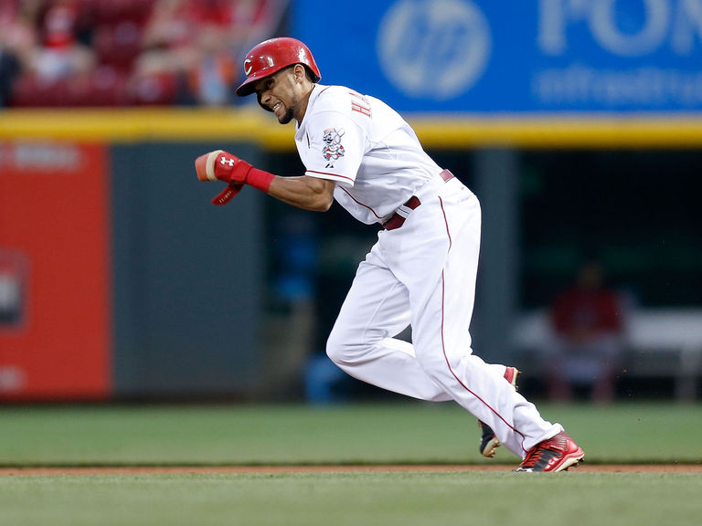 VIDEO: Billy Hamilton loses foot race to young fan | theScore.com