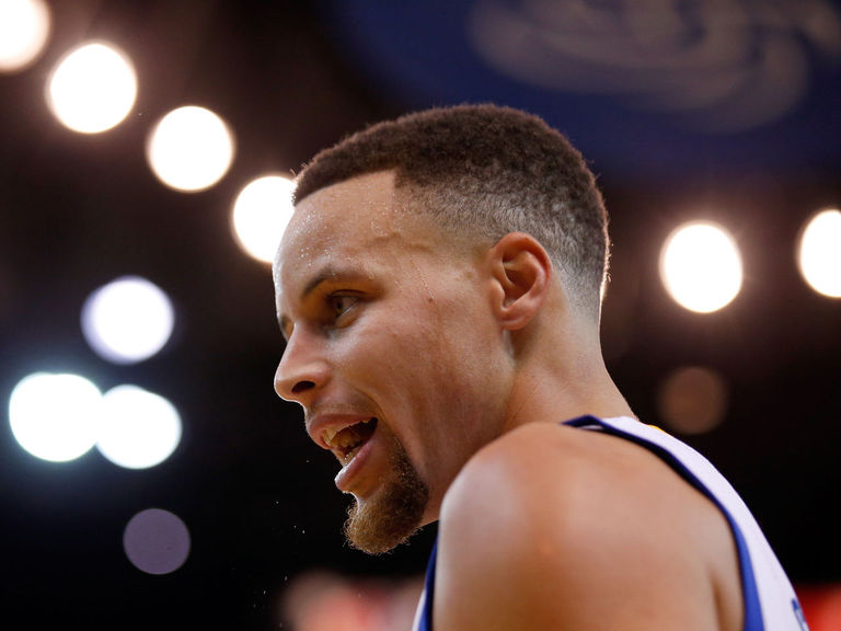 VIDEO: Stephen Curry is human after all, airballs 3-pointer | theScore.com