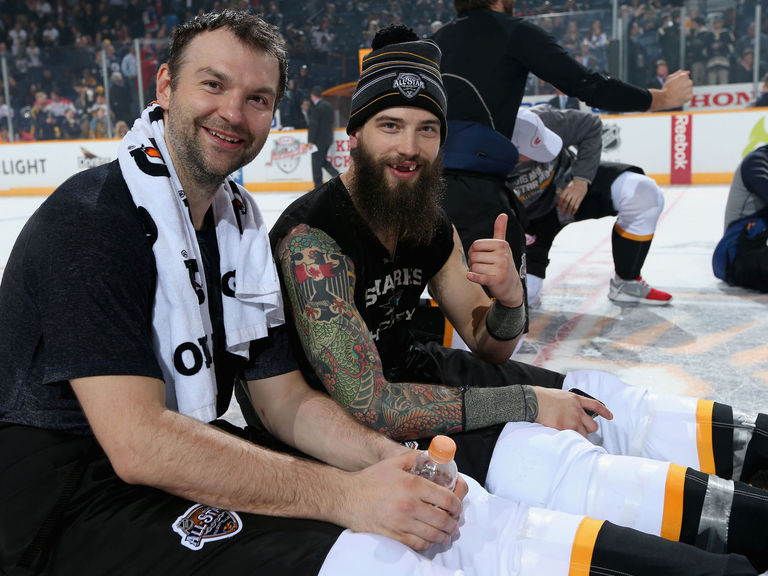 Fellow All-Stars, NHLers give it up to MVP Scott | theScore.com