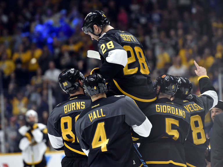 VIDEO: Pacific All-Stars hoist their captain, John Scott, after ...