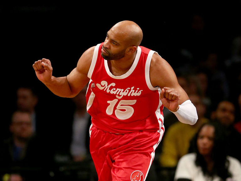 VIDEO: Vince Carter throws down 'Vin-sane' dunk vs. Nets | theScore.com