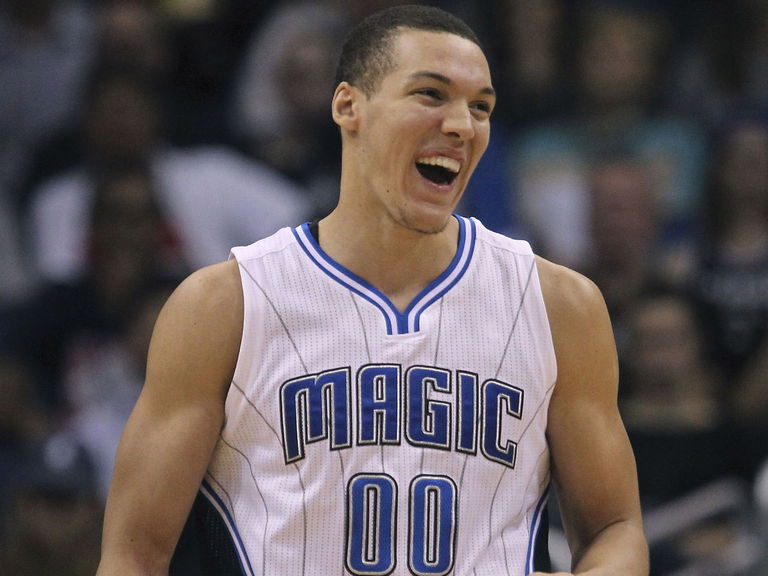 VIDEO: Aaron Gordon executes 360 tribute to 'The Mailman' from rotating ...