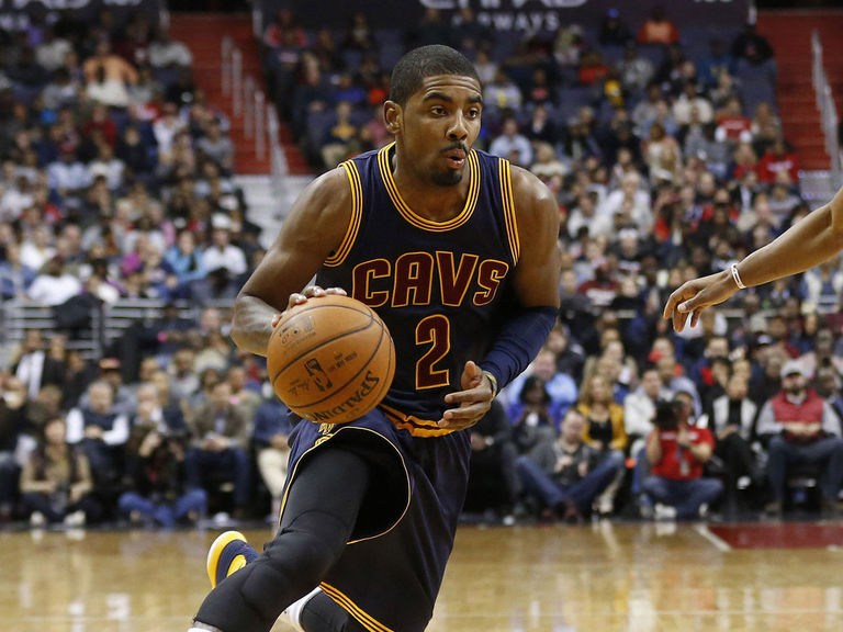 VIDEO: Kyrie Irving dribbles circles around the Bulls | theScore.com