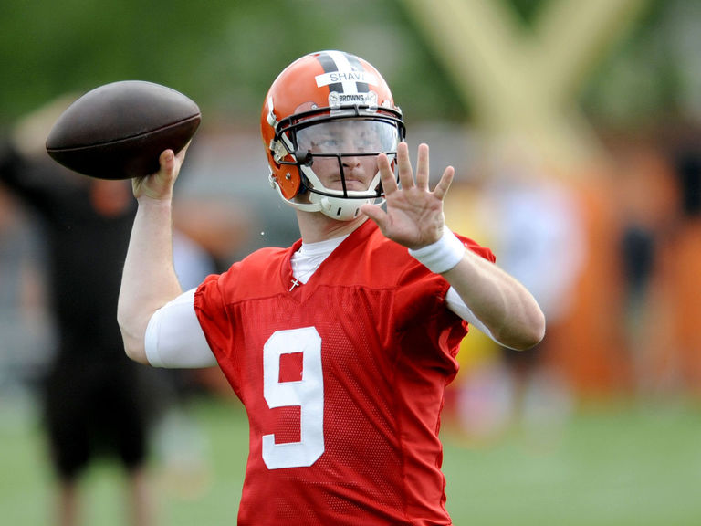 Bears claim Connor Shaw off waivers | theScore.com