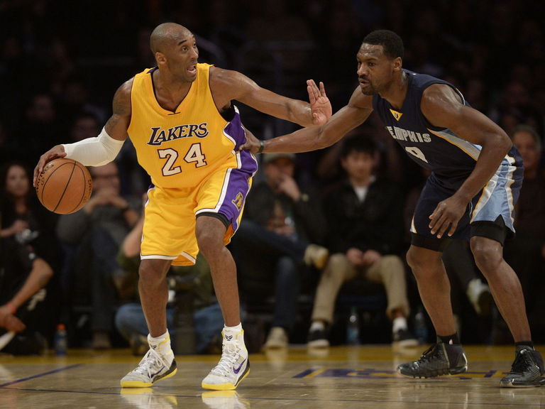 PHOTO: Kobe gives Tony Allen parting gift, calls him 'best defender he ...