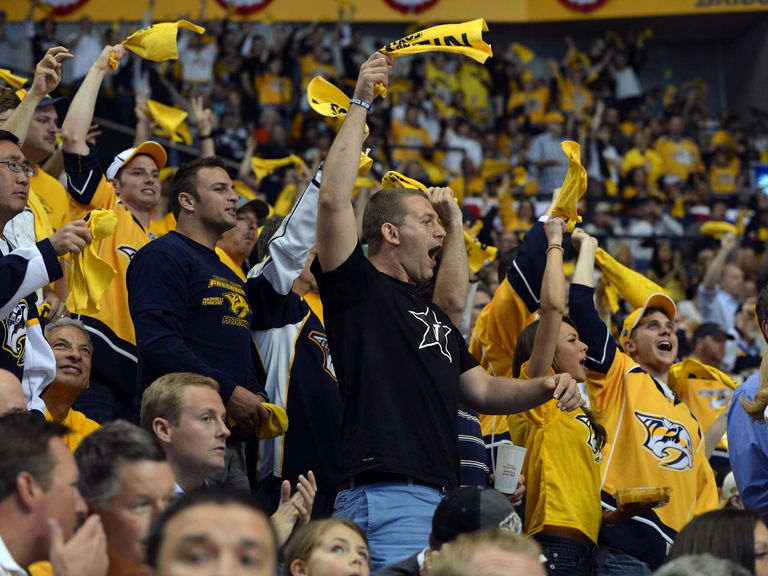 GIF: These Predators' fans are happy with a 7-2 victory | theScore.com