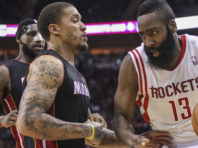 Rockets make Beasley signing official | theScore.com