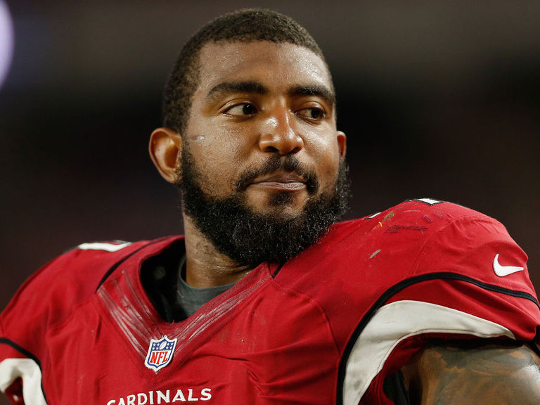 Bears sign offensive tackle Bobby Massie to 3-year deal | theScore.com