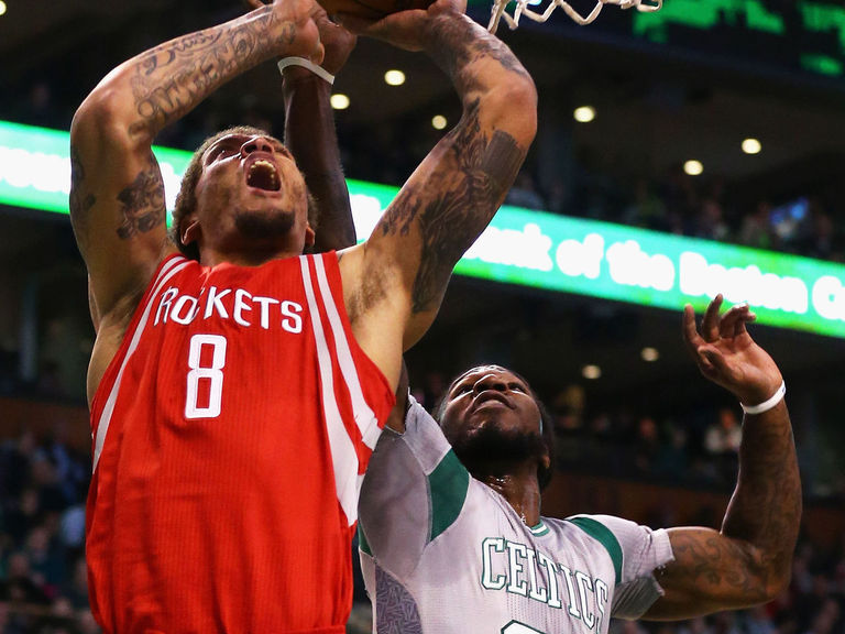 VIDEO: Rockets' Beasley blows wide-open dunk | theScore.com