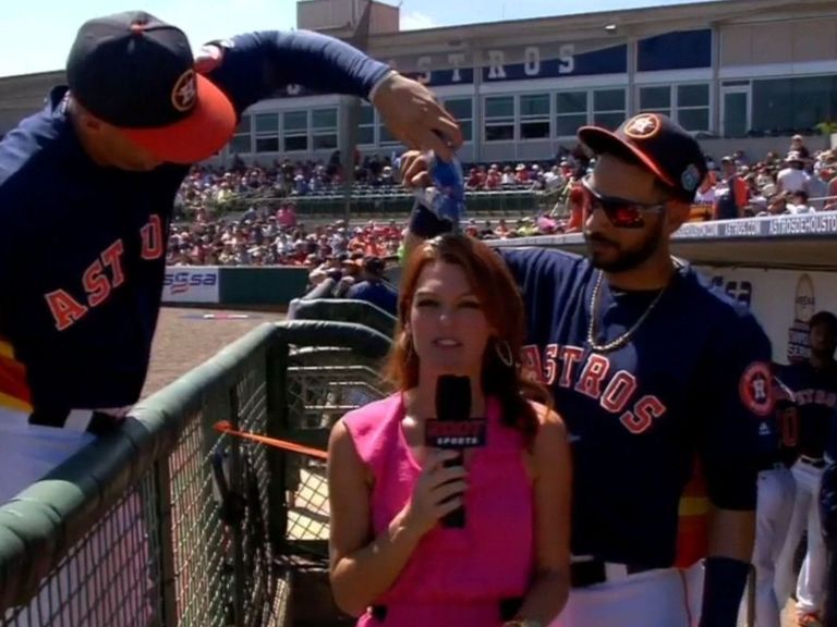 VIDEO: Astros prank reporter in dugout | theScore.com