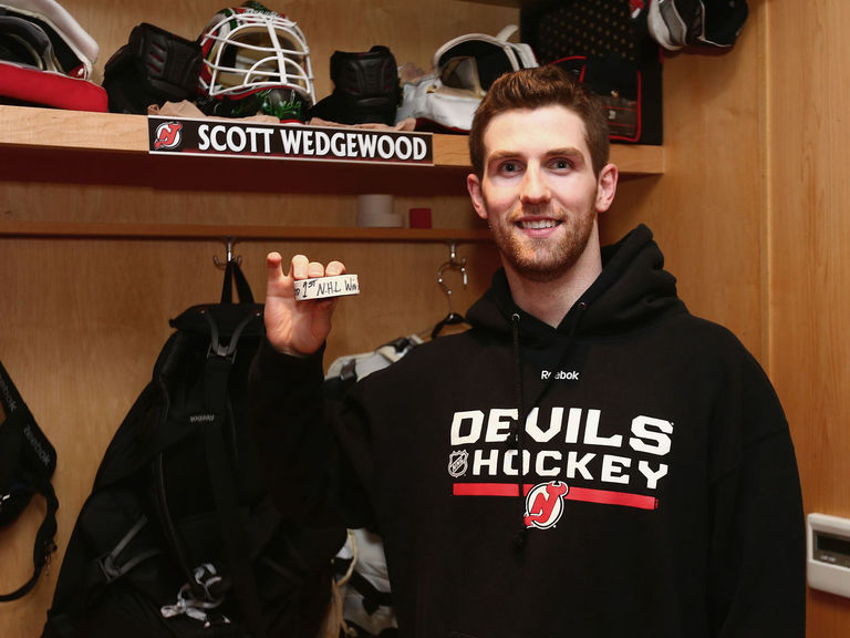 Wedgewood makes Devils history with win in NHL debut | theScore.com