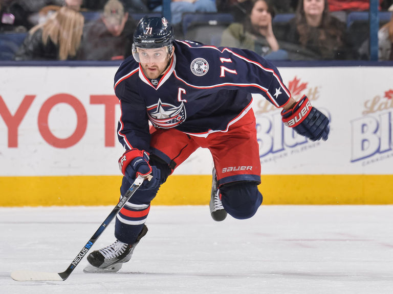 Foligno takes home King Clancy and Mark Messier awards | theScore.com