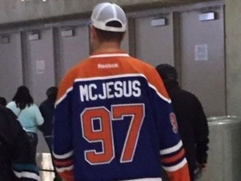 Oilers fan wears 'McJesus' jersey, McDavid unfazed by pressure ...
