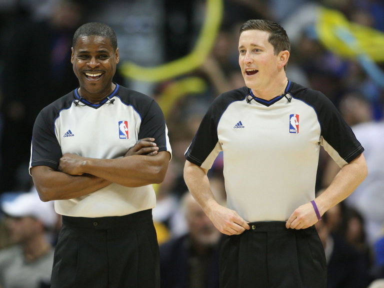 VIDEO: Ref hilariously preps for OKC free throw after Waiters given ...