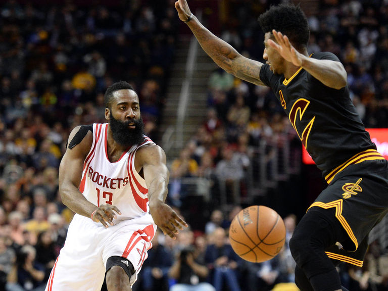Rockets rally from 20 down to beat LeBron-less Cavs | theScore.com