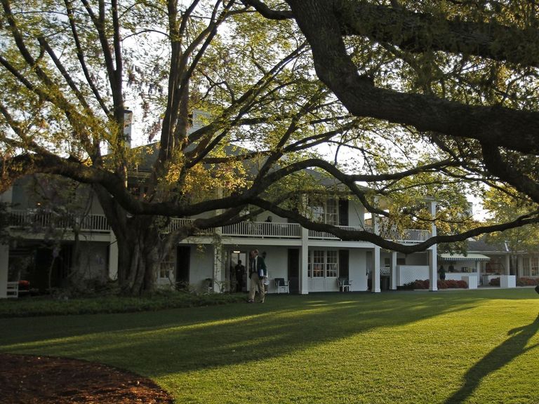 VIDEO: Crenshaw tours Augusta's famous 'Crow's Nest' | theScore.com