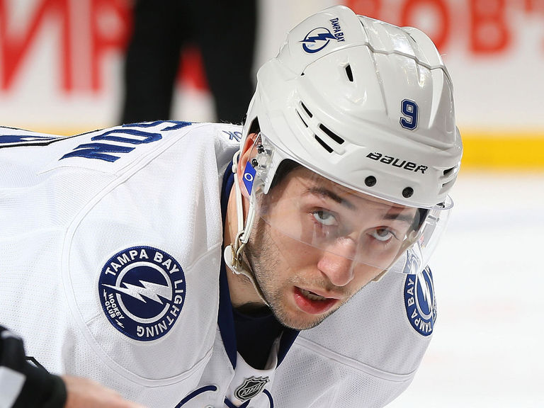 Lightning's Johnson could be ready for Game 1 after big hit | theScore.com