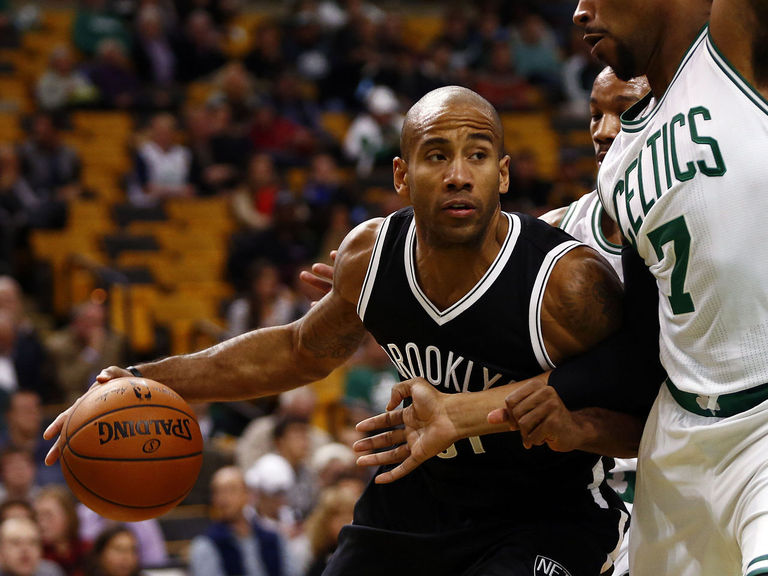 Cavs sign playoff-eligible Dahntay Jones for remainder of season ...
