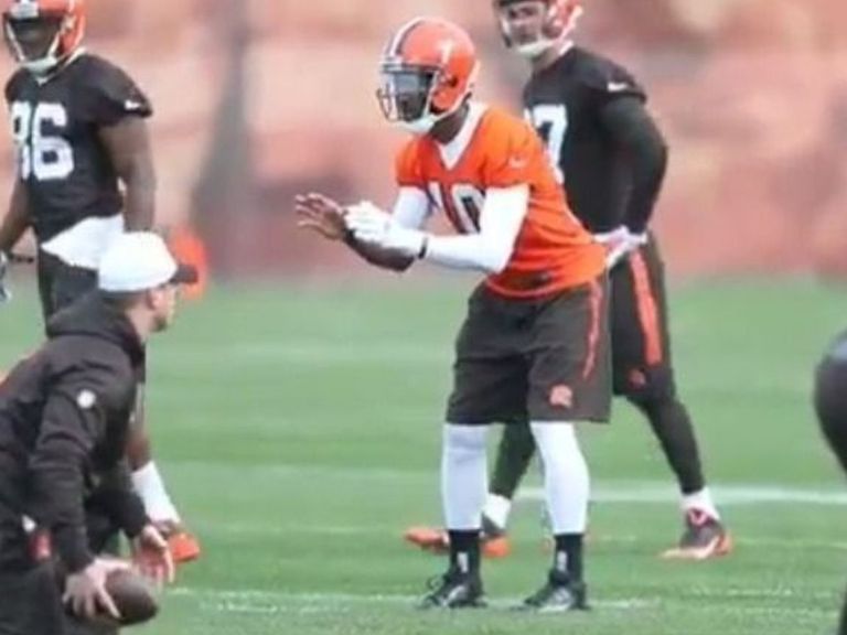 Watch: RG3 practices for 1st time in Browns colors | theScore.com