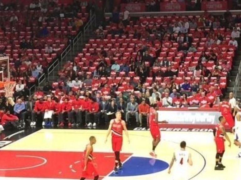 Handful of Clippers fans show up for 1st quarter of Game 5 | theScore.com