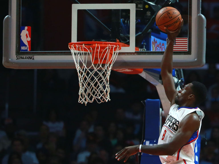 Watch: Green soars for epic fastbreak dunk | theScore.com