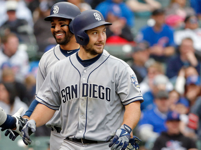 Watch: Brett Wallace snaps Cubs' winning streak | theScore.com