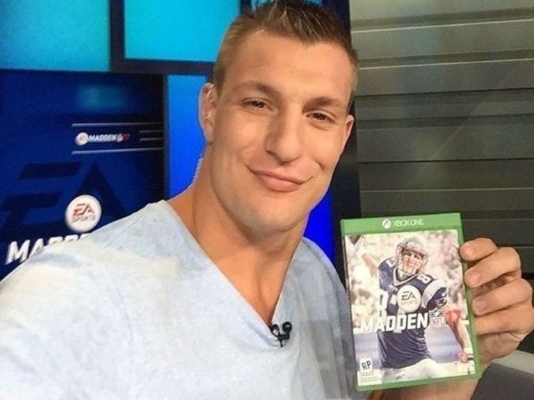Gronk poses with new Madden cover | theScore.com