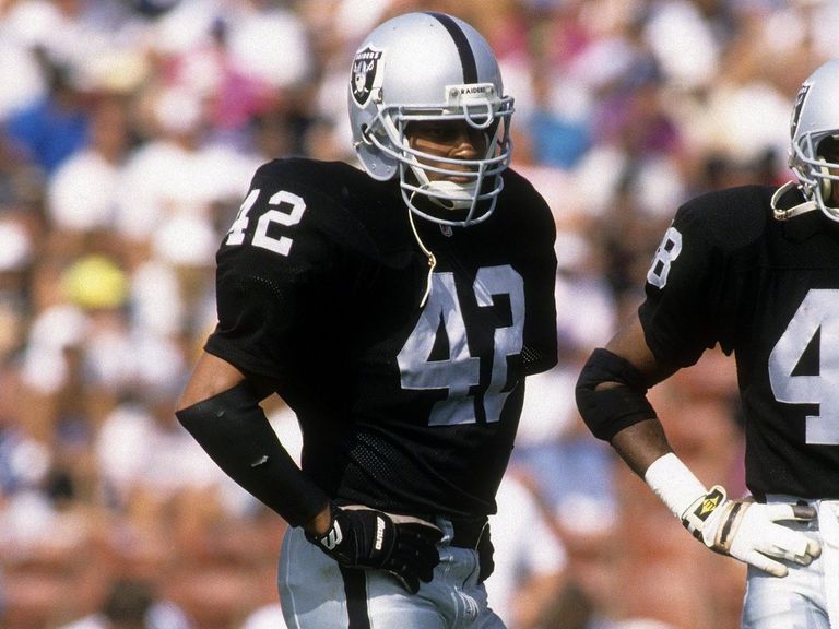 Ronnie Lott leading group trying to keep Raiders in Oakland | theScore.com