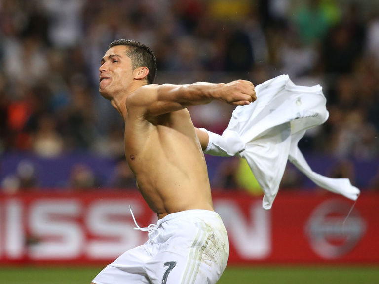 Watch: Ronaldo shouts infamous 'Si!' in post-match interview | theScore.com