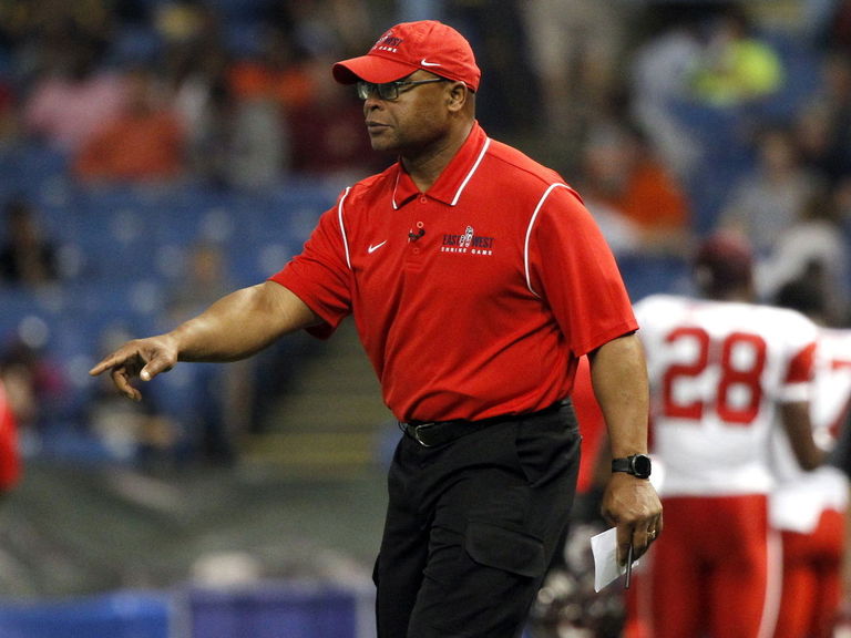 Mike Singletary open to coaching Baylor | theScore.com