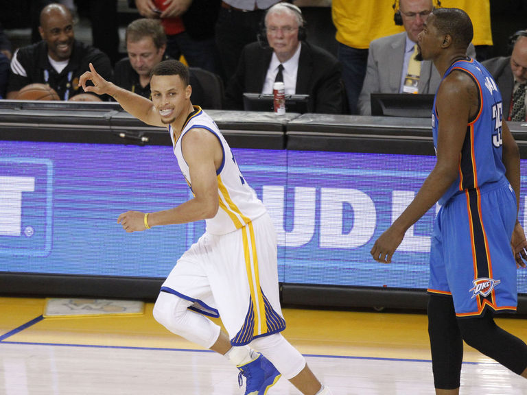Curry gets last laugh on OKC stars with behind-the-back dribble, layup ...