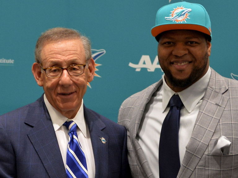 Suh spent offseason as intern for Dolphins owner | theScore.com