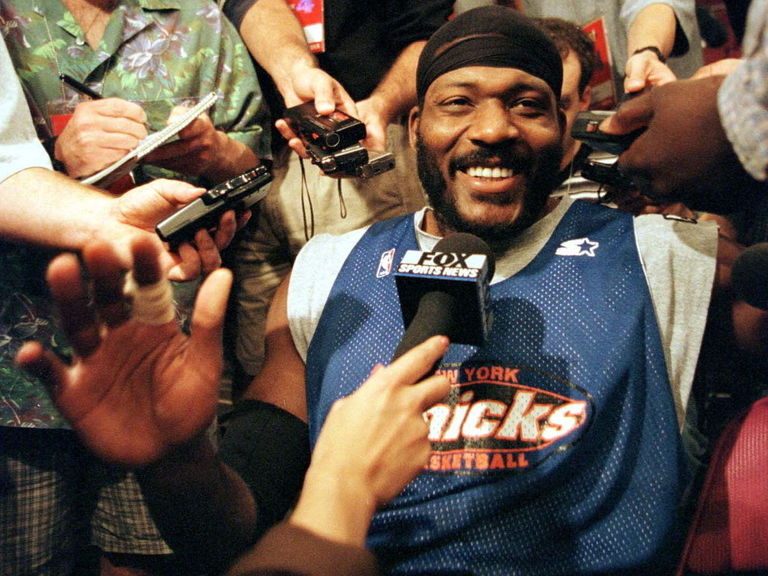 17 years ago today: Larry Johnson's 4-point play | theScore.com