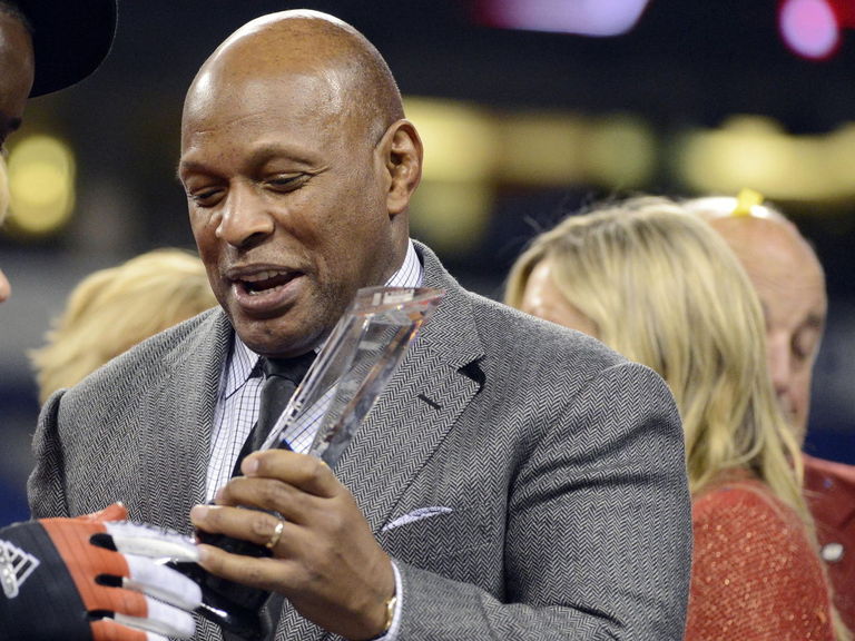 Archie Griffin's brother sues over effects of concussions | theScore.com