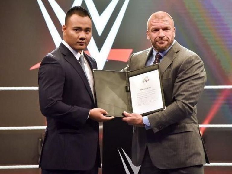 WWE signs its 1st wrestler from China | theScore.com