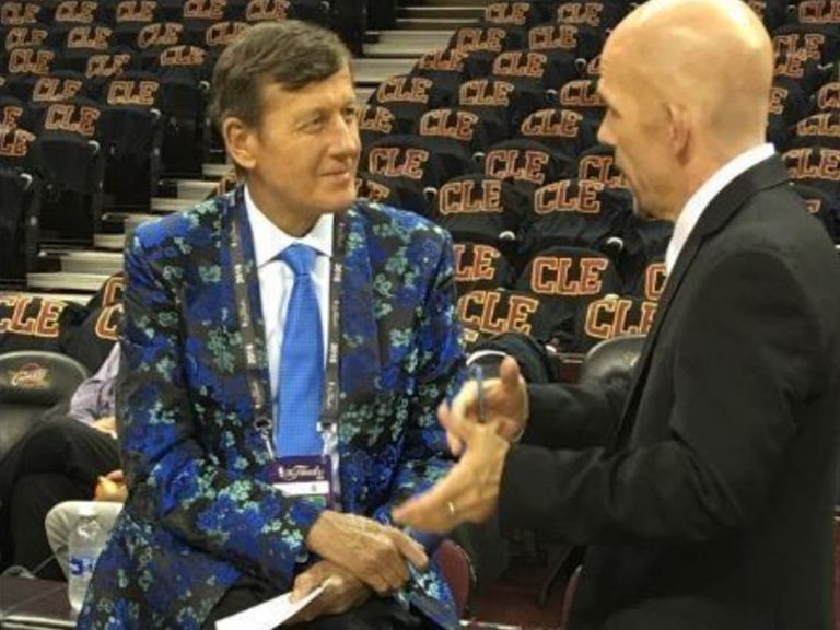 Sager rocks floral jacket ahead of 1st NBA Finals appearance | theScore.com