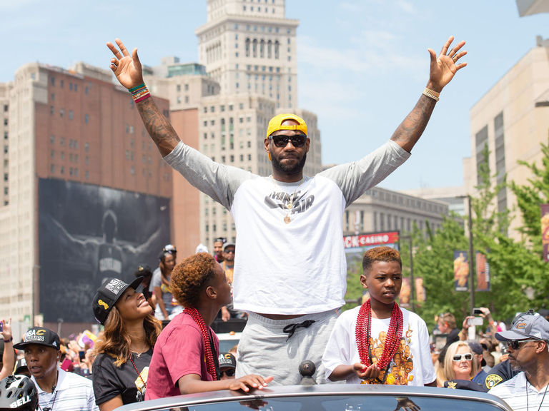 Watch: LeBron delivers heartfelt speech at Cavs victory parade ...