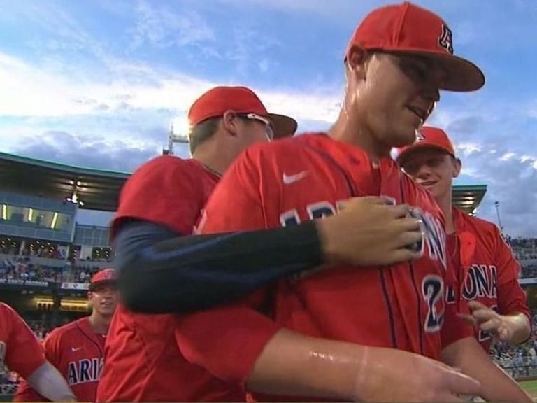 Cloney's marvelous outing earns Arizona CWS finals win | theScore.com