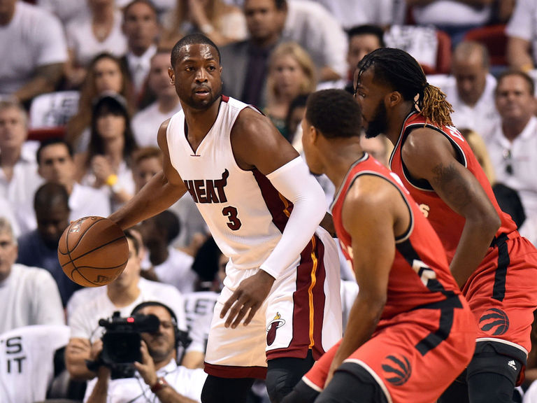Report: Wade courting outside offers as talks with Heat stall ...