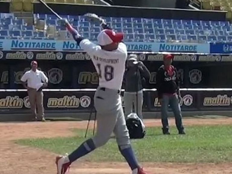 Braves sign 16-year-old super prospect Kevin Maitan | theScore.com