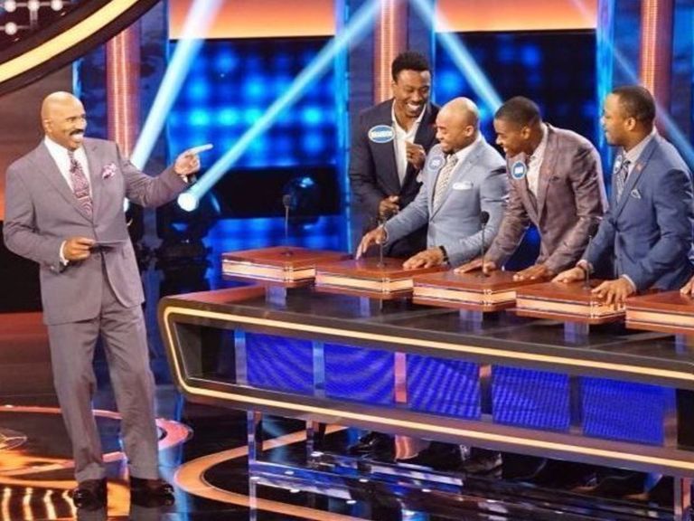 AFC, NFC stars square off on 'Celebrity Family Feud' | theScore.com