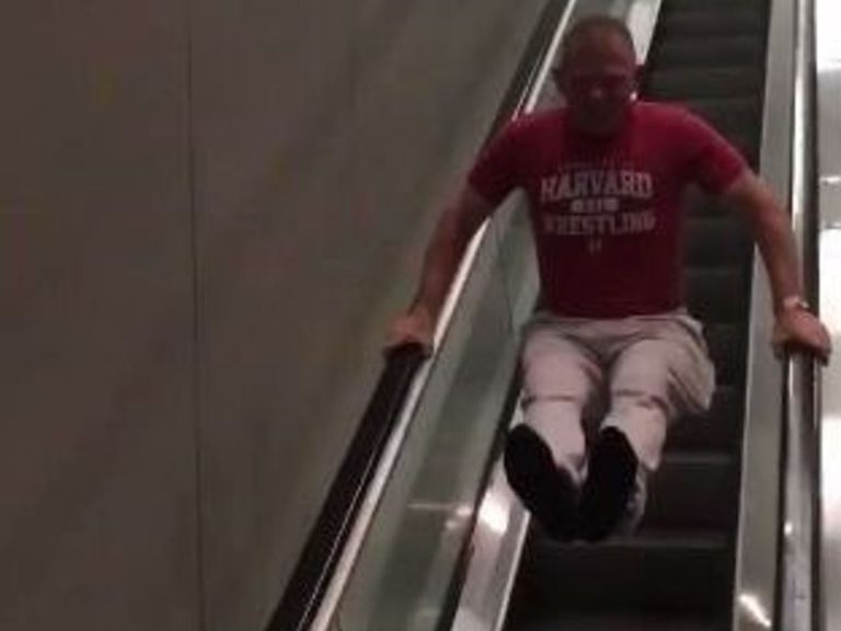 WWE legend Bob Backlund shows off core strength with ridiculous ab ...